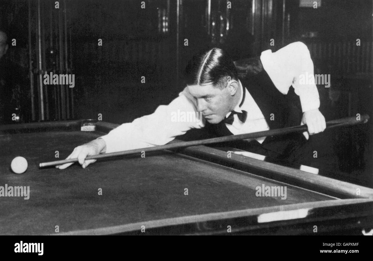 World champion walter lindrum table hi-res stock photography and images ...