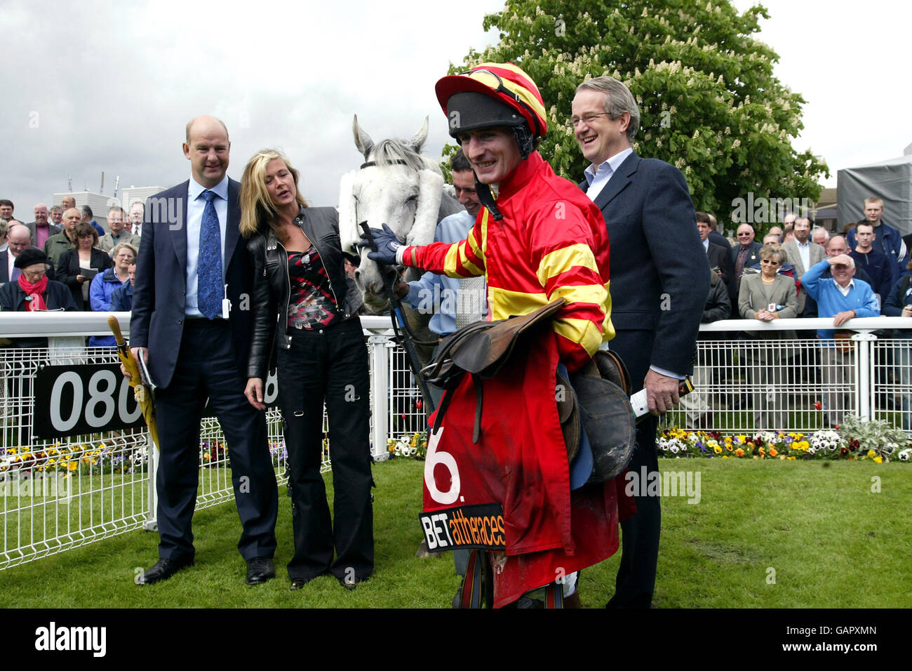 Horse Racing - Sandown - attheraces Gold Cup Celebration Meeting Stock ...