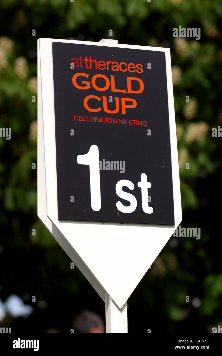 Attheraces hi-res stock photography and images - Alamy