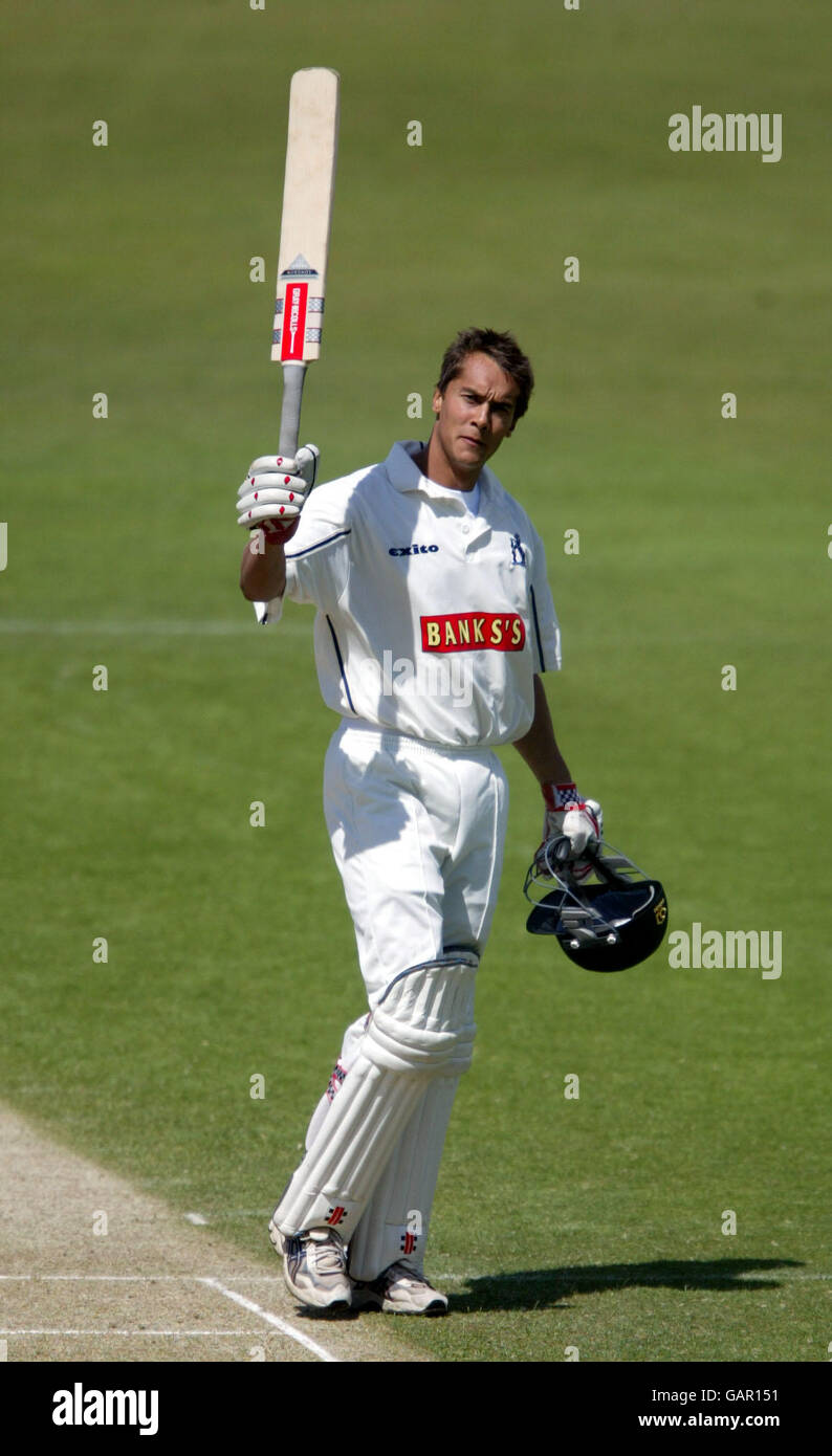 Warwickshires mark wagh celebrates his century hi-res stock photography ...