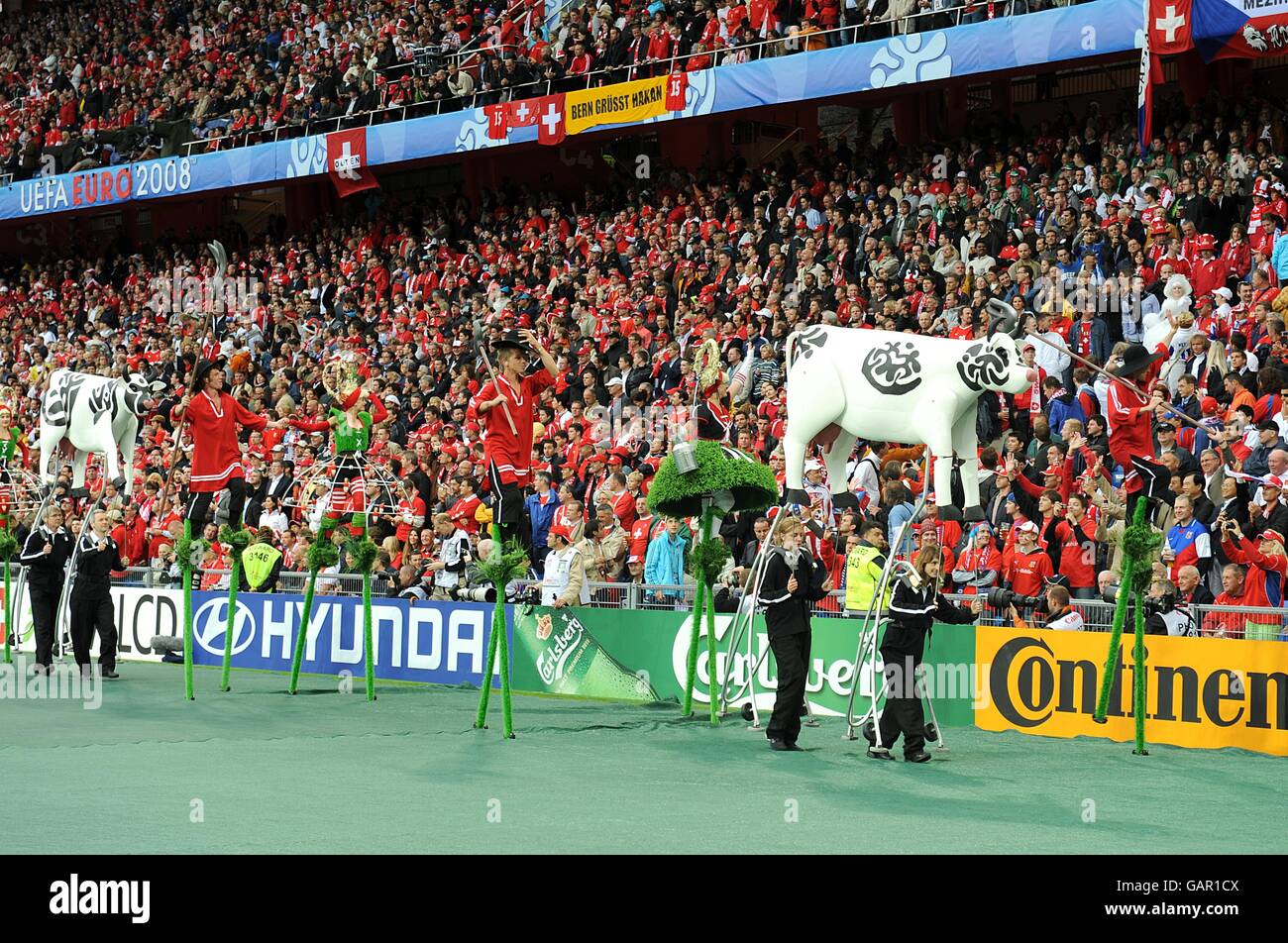 Full length gv football euro2008 euro 2008 switzczech hi-res stock ...