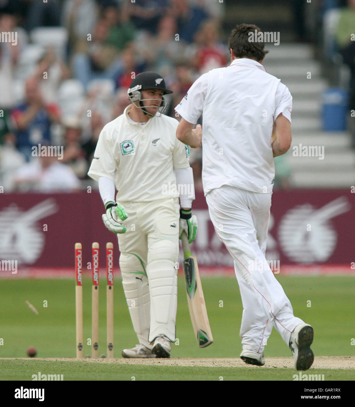 England's jimmy anderson bowling hi-res stock photography and images ...