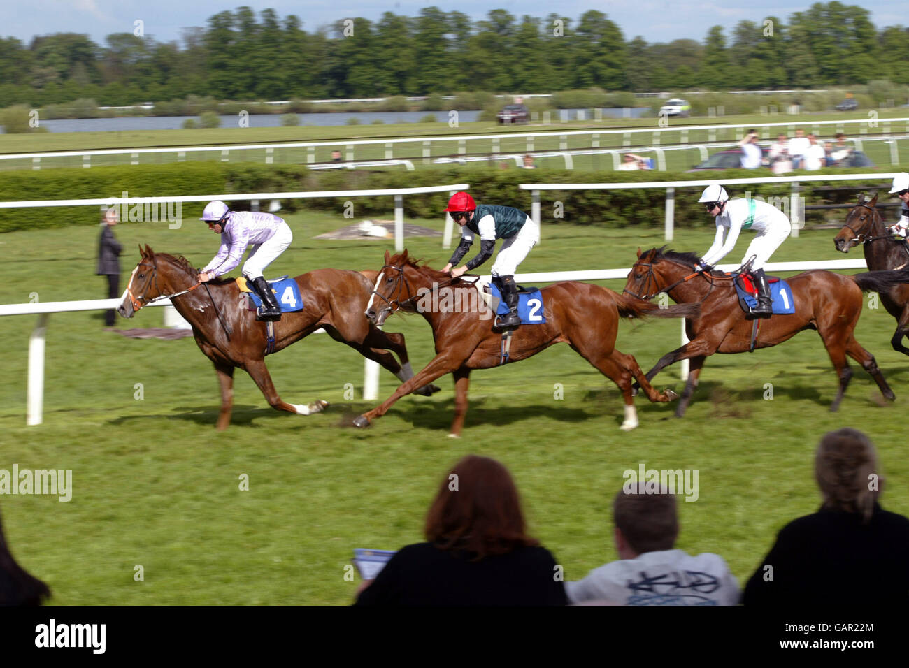 Horse Racing - Kempton Park Racecourse Stock Photo - Alamy