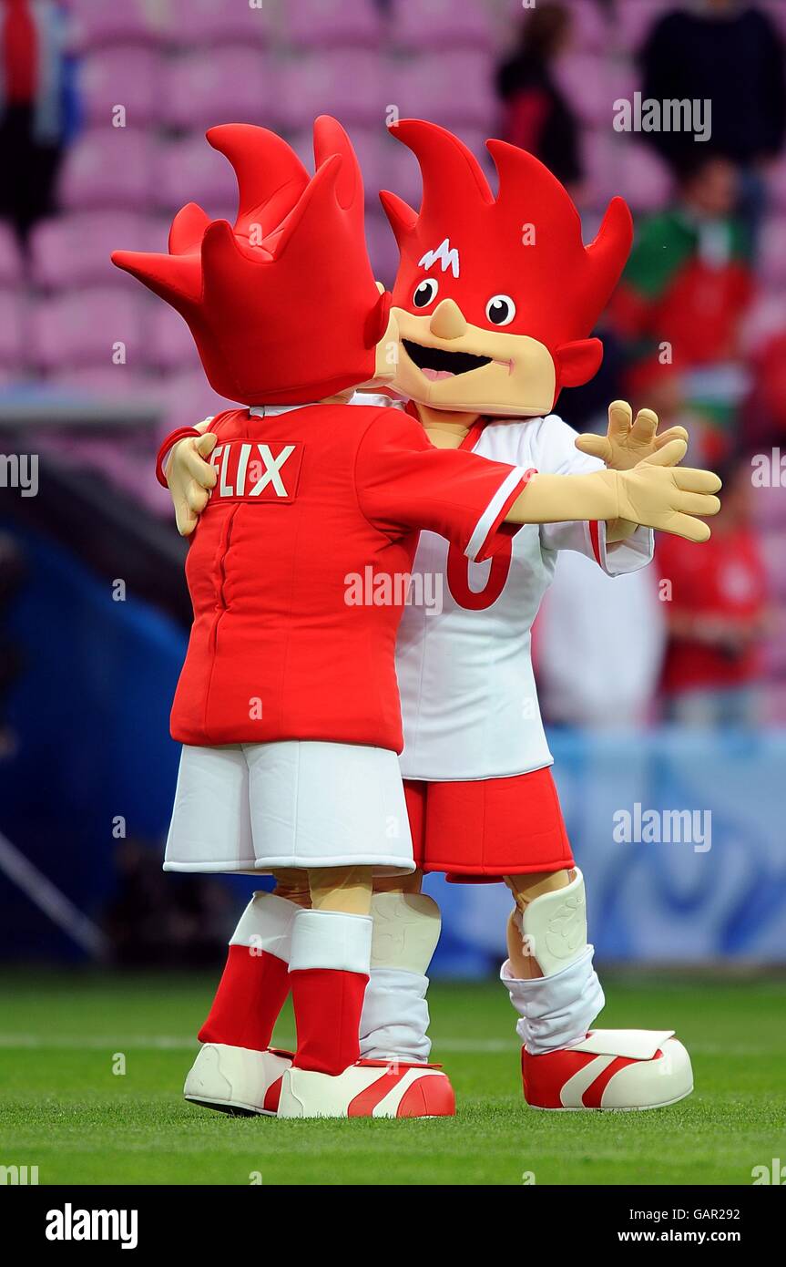 Soccer - UEFA European Championship 2008 - Group A - Portugal v Turkey ...