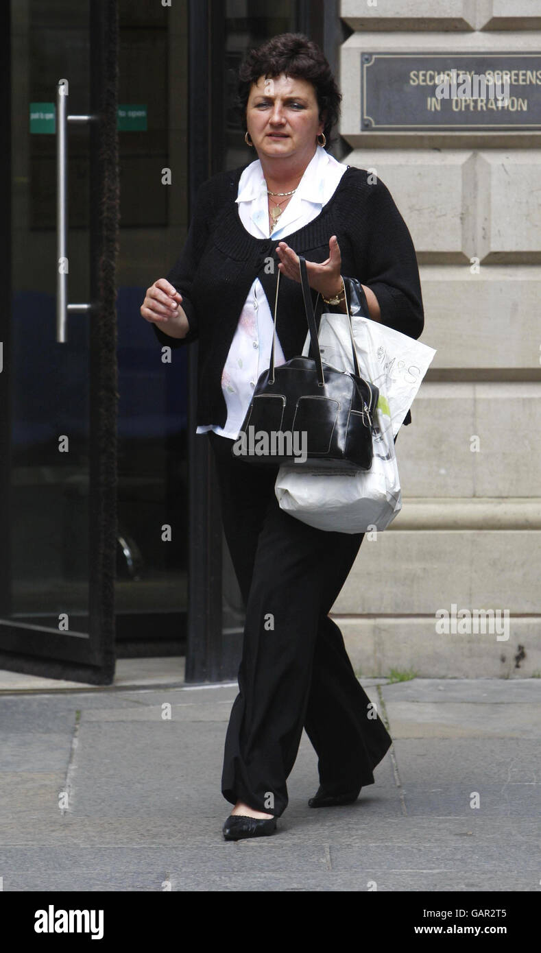 Lorraine Scott arrives at Edinburgh Sheriff Court for the fatal ...