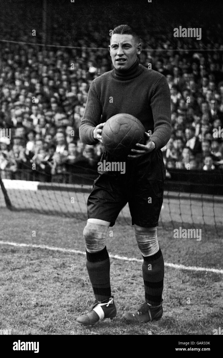 Alex scott football Black and White Stock Photos & Images - Alamy