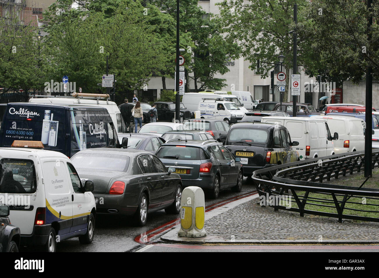 Traffic queues up along Park Lane in central London following a diesel ...