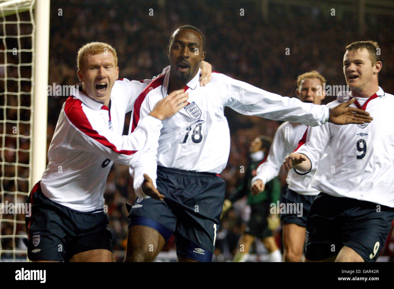 Paul scholes england goal hi-res stock photography and images - Alamy
