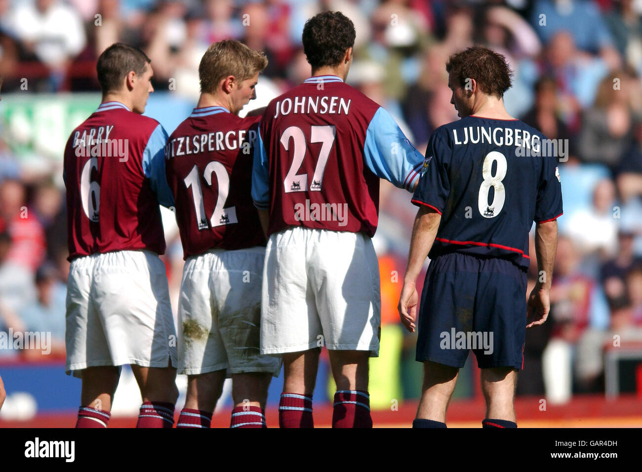 Fredric freddie back of football hi-res stock photography and images ...