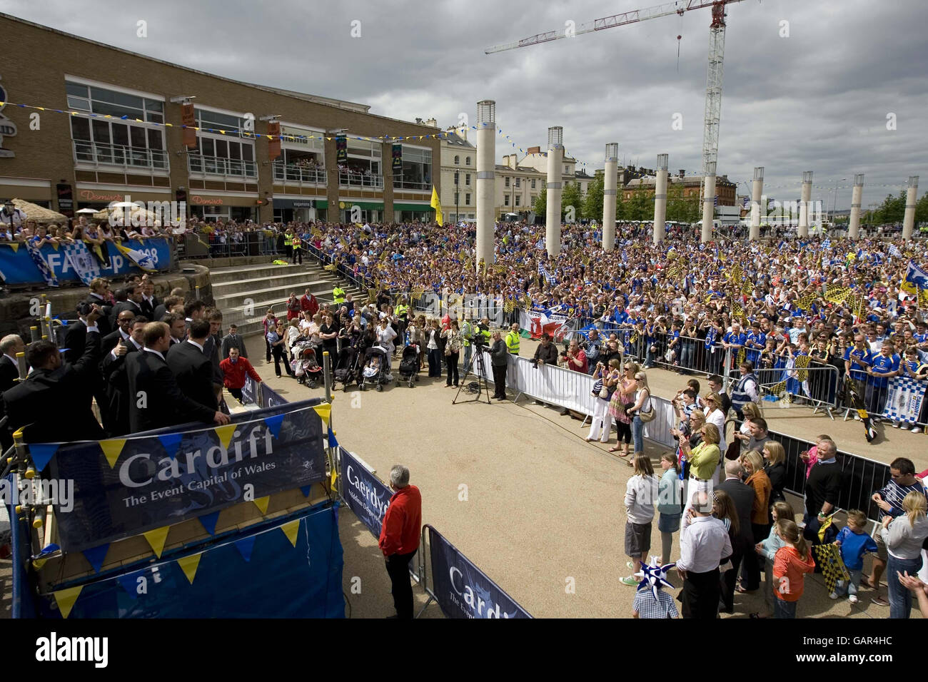 Thousands of Cardiff City fans welcome their side back to the Welsh ...