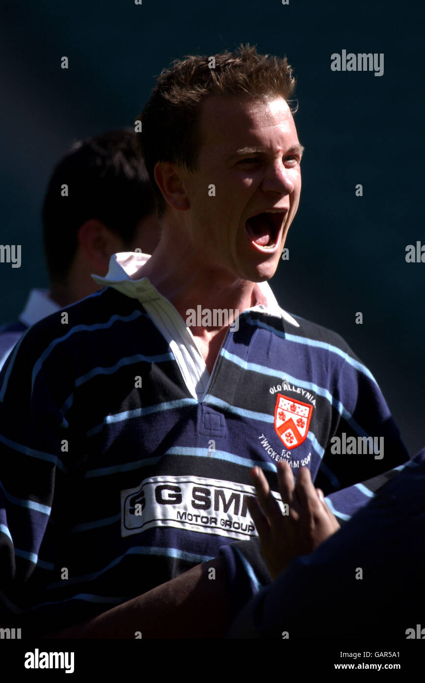 Old alleynians celebrate victory with the vase hi-res stock photography ...