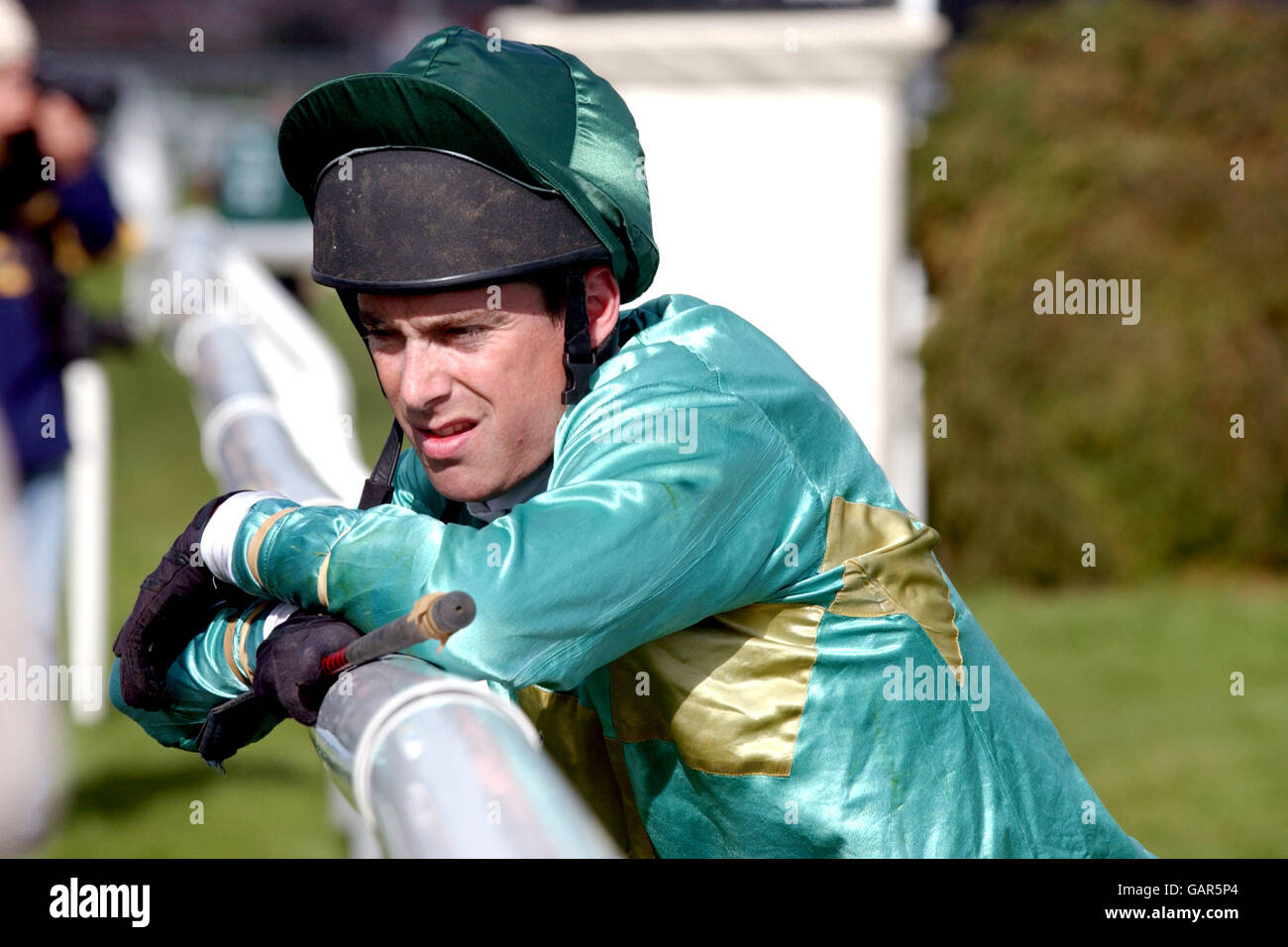 Horse racing the martell grand national meeting 2003 aintree hi-res ...