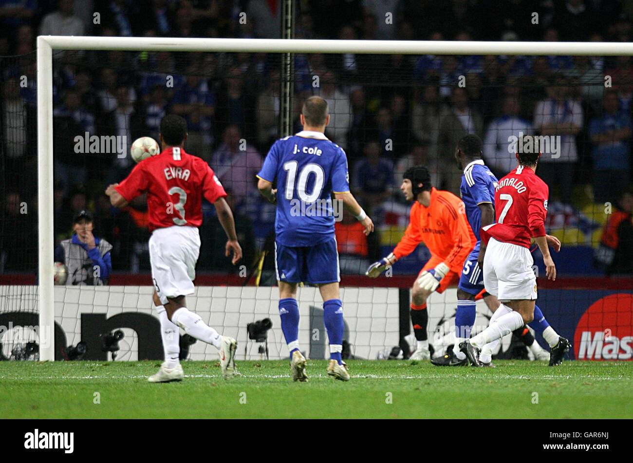 Manchester uniteds cristiano ronaldo scores hi-res stock photography ...