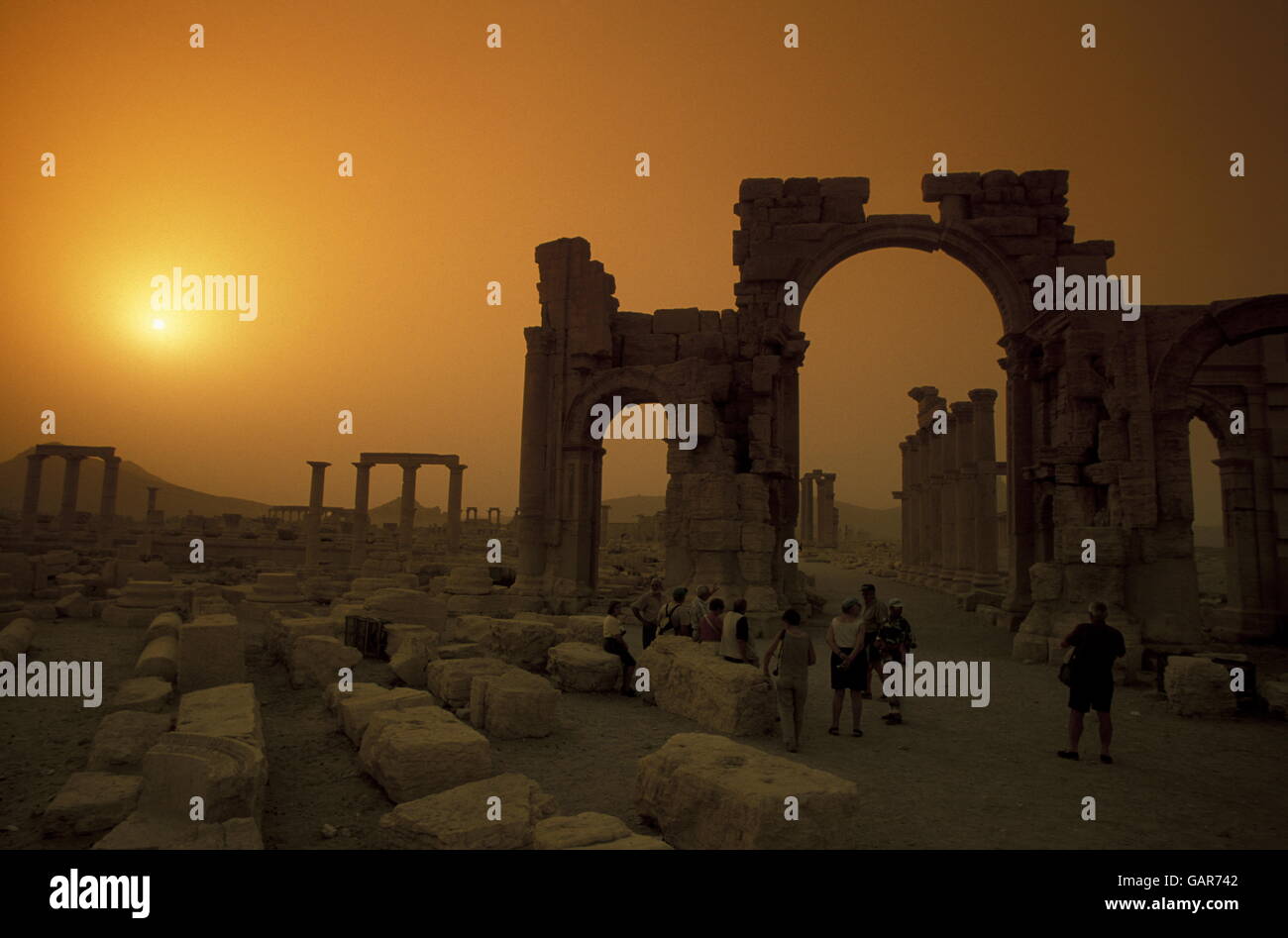 the Roman Ruins of Palmyra in Palmyra in the east of Syria Stock Photo ...