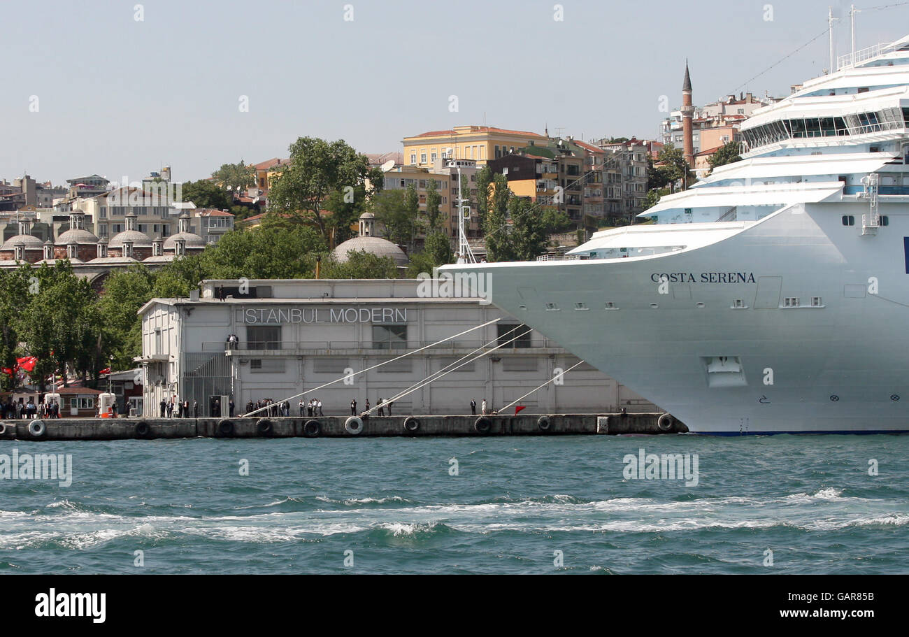 Royalty - Queen Elizabeth II State Visit to Turkey Stock Photo - Alamy