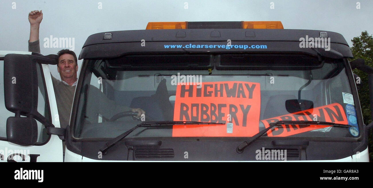 Lorry drivers' fuel protest Stock Photo - Alamy
