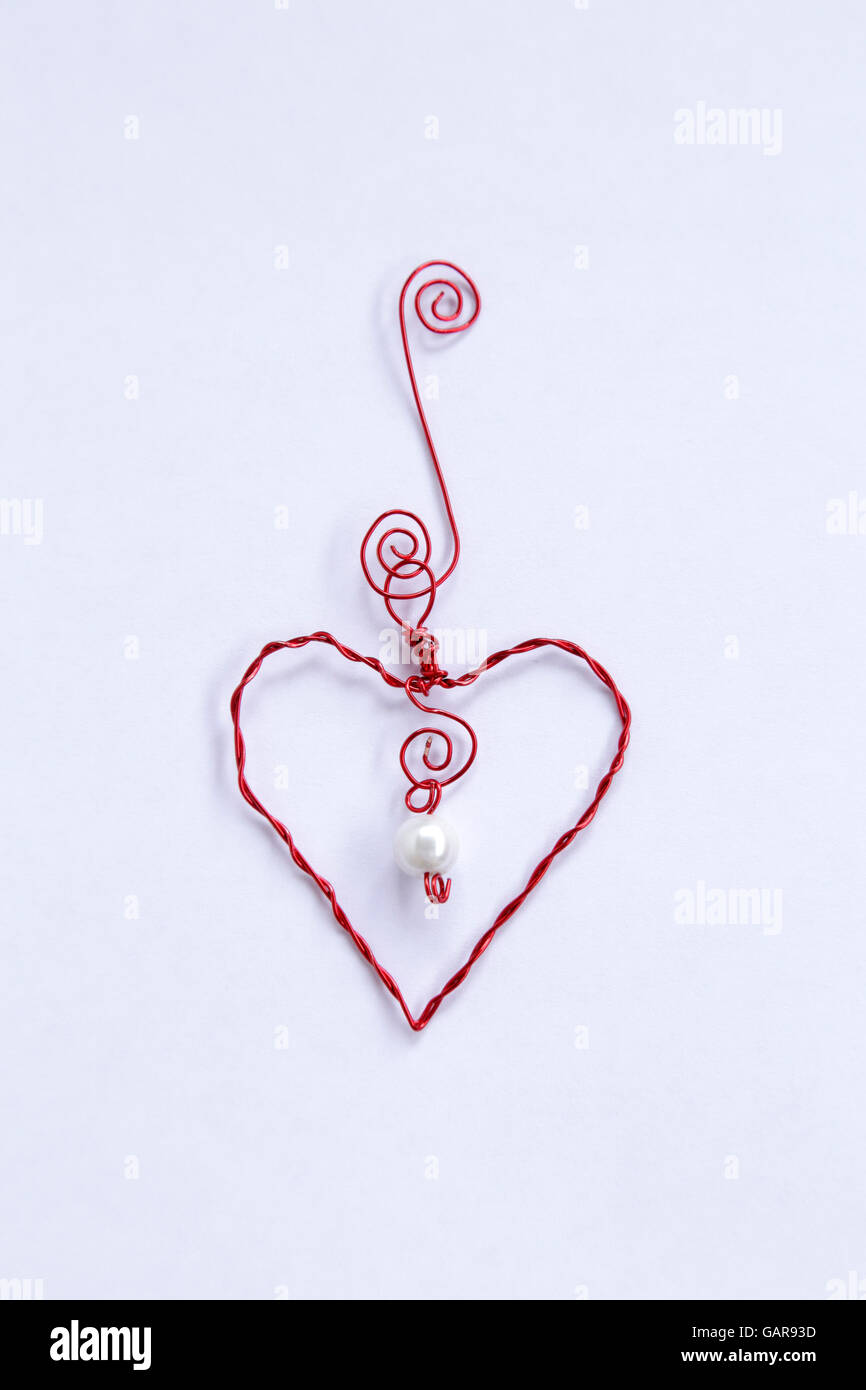 heart made from wire Stock Photo - Alamy