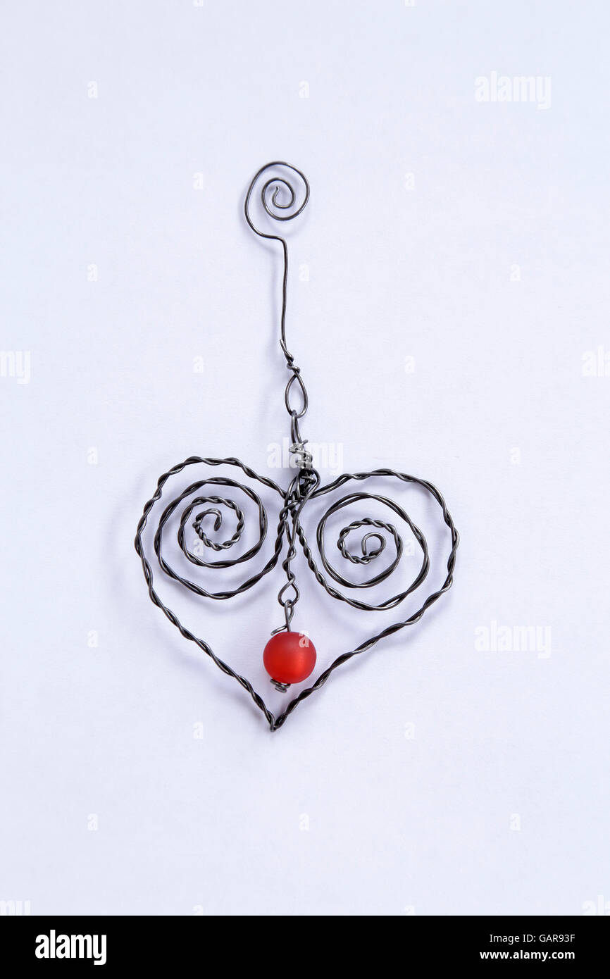 heart made from wire Stock Photo - Alamy
