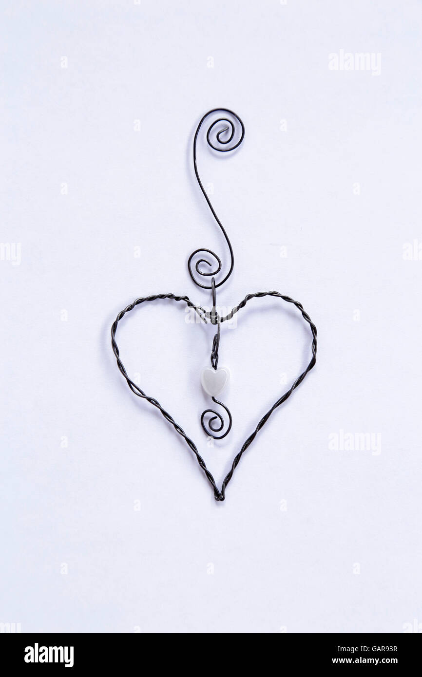heart made from wire Stock Photo - Alamy