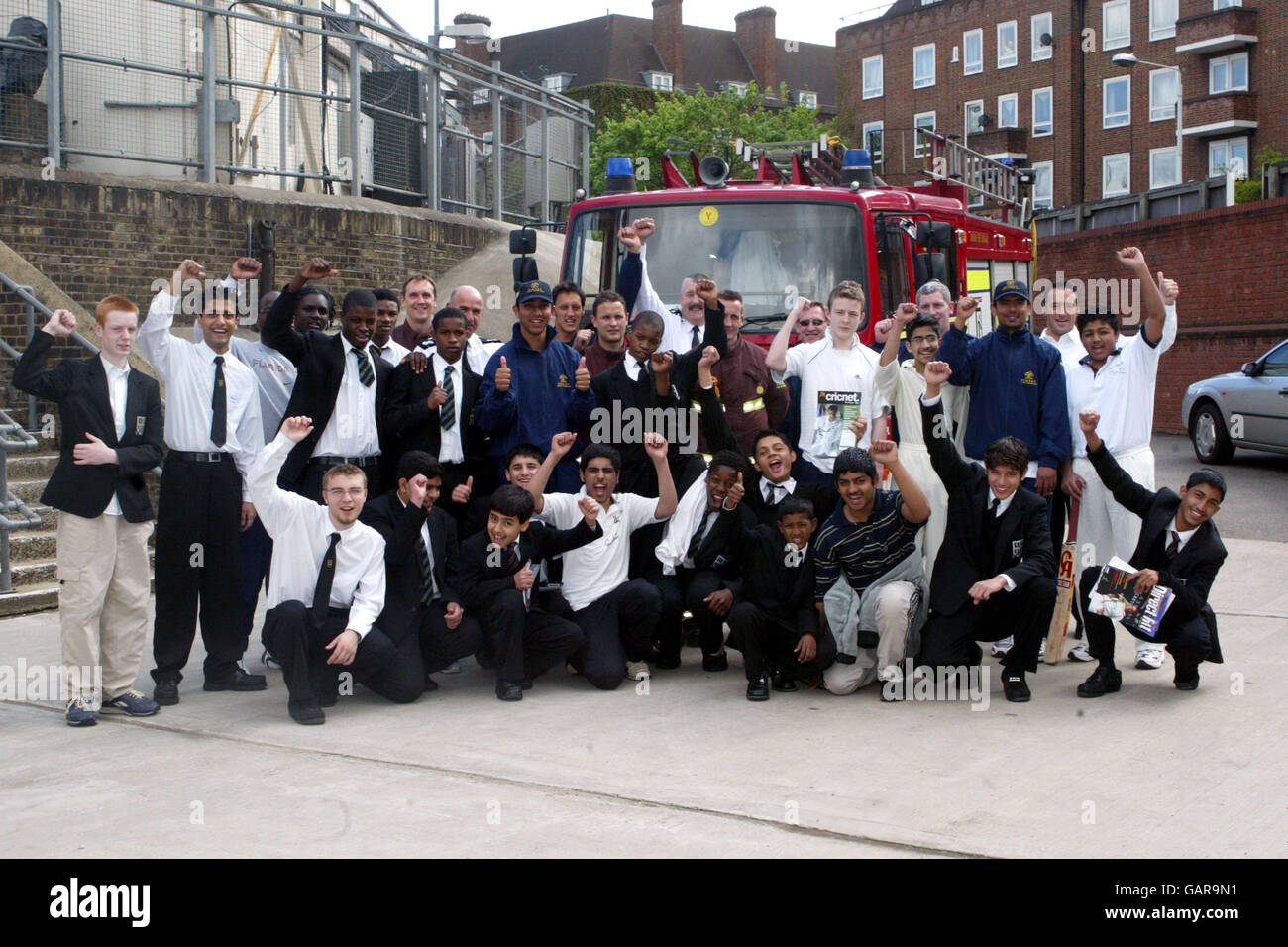 Surrey v warwickshire mahmood hi-res stock photography and images - Alamy