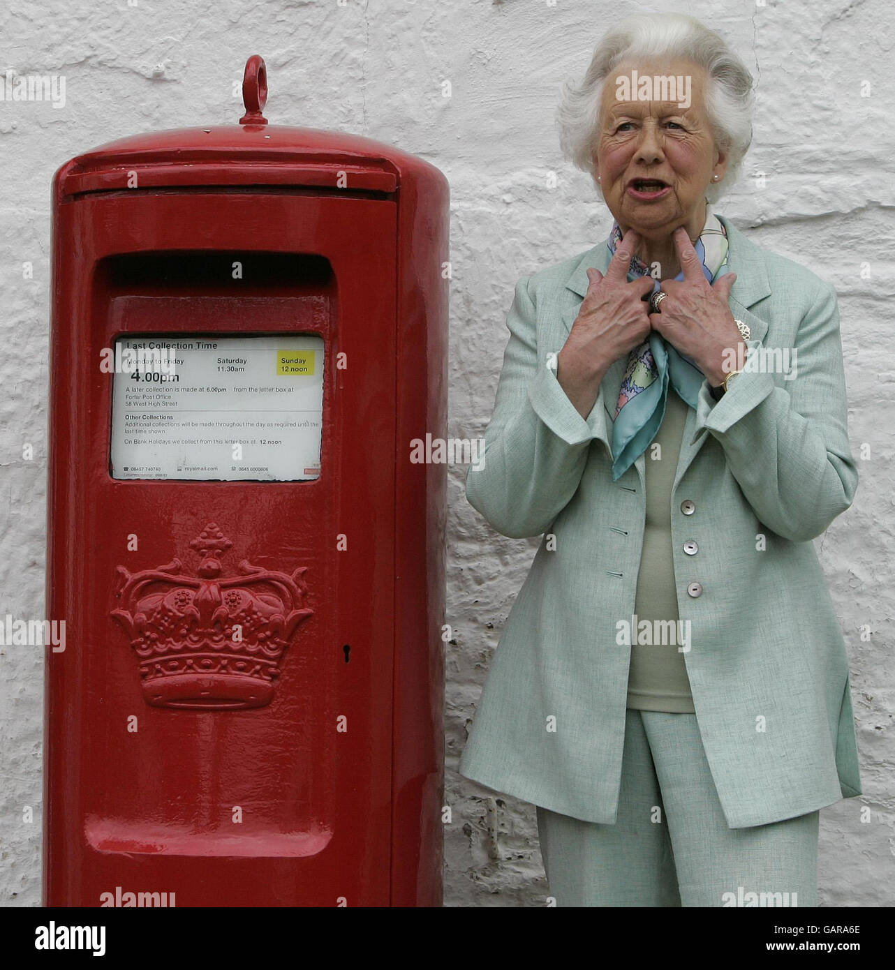 Dowager countess hi-res stock photography and images - Alamy