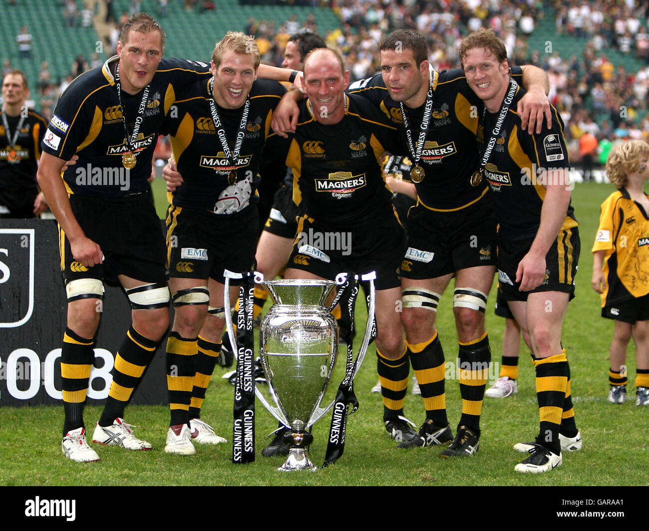The wasps team huddle hi-res stock photography and images - Alamy