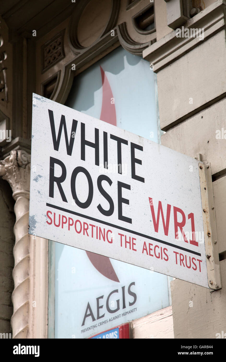 White rose shop nottingham hi-res stock photography and images - Alamy