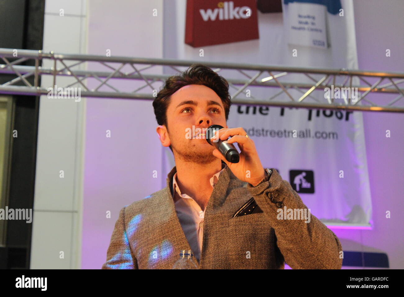 Ray Quinn Sings His Latest Tracks Along With Hollyoaks C4 Stars Danny ...