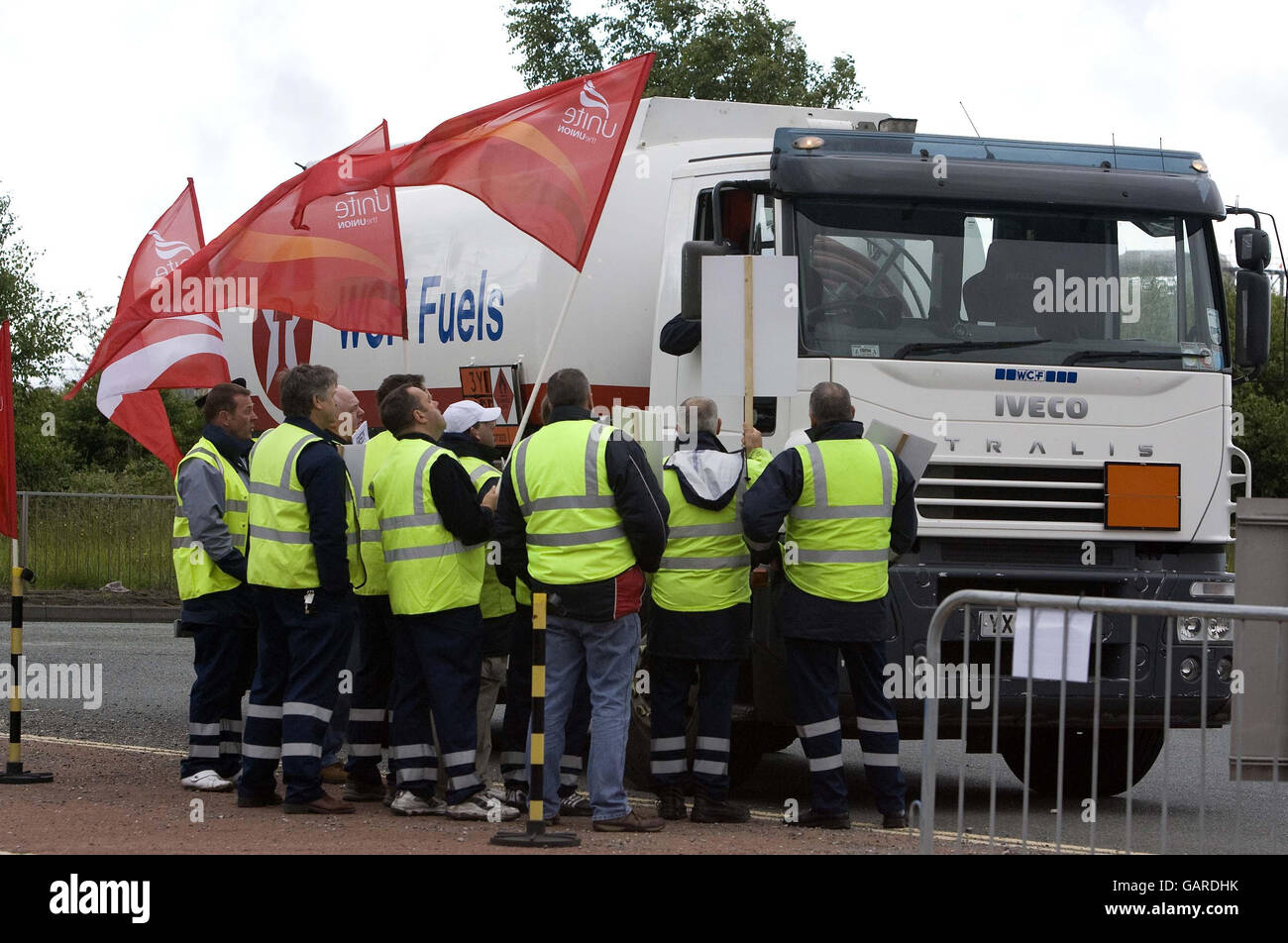 Stanlow Oil Refinery High Resolution Stock Photography and Images - Alamy