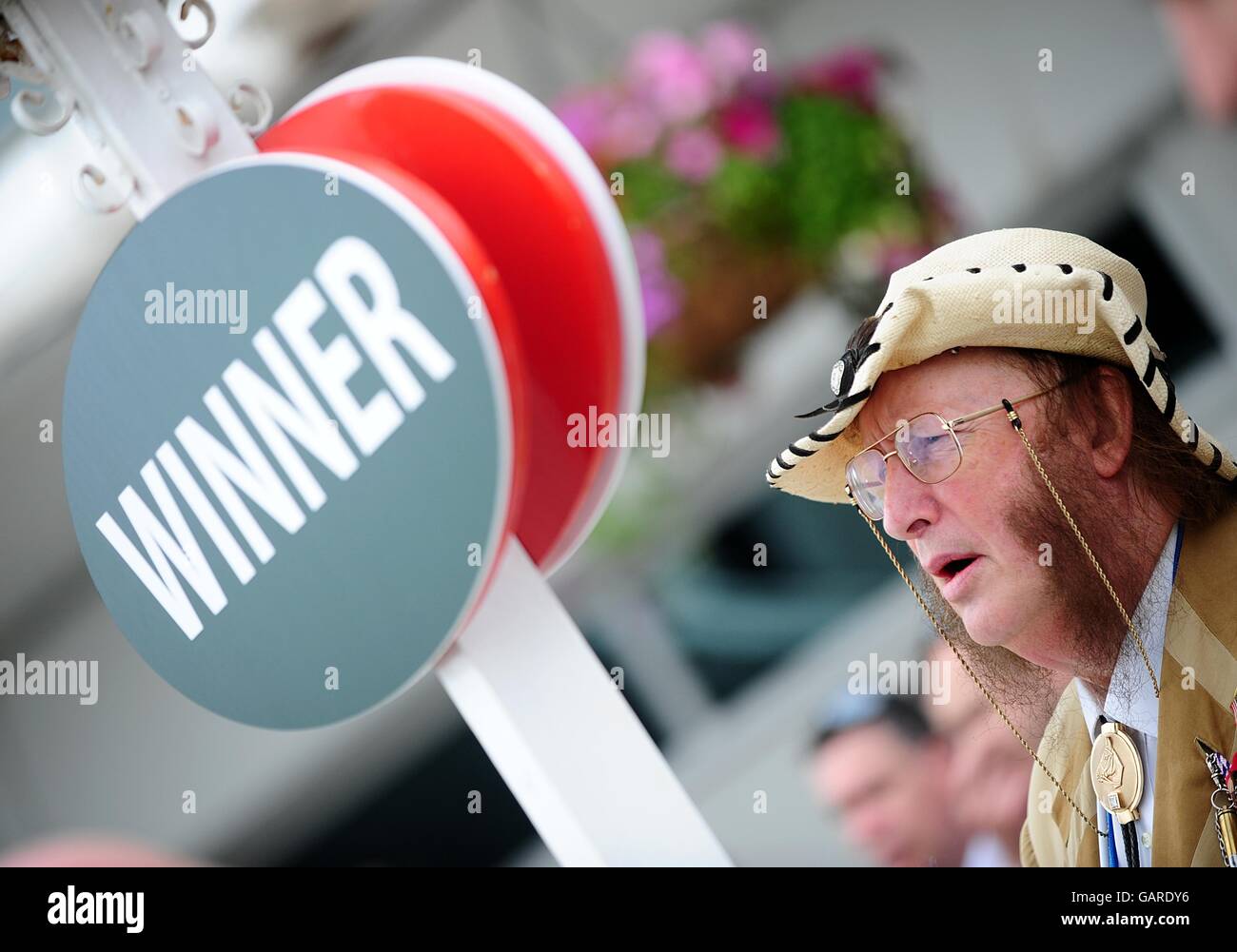 Horse Racing - 2008 Derby Festival - Ladies Day - Epsom Downs ...