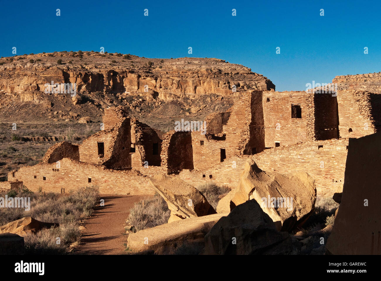 Pueblo Bonito, Anasazi Indian ruins, South Mesa in distance, Chaco ...