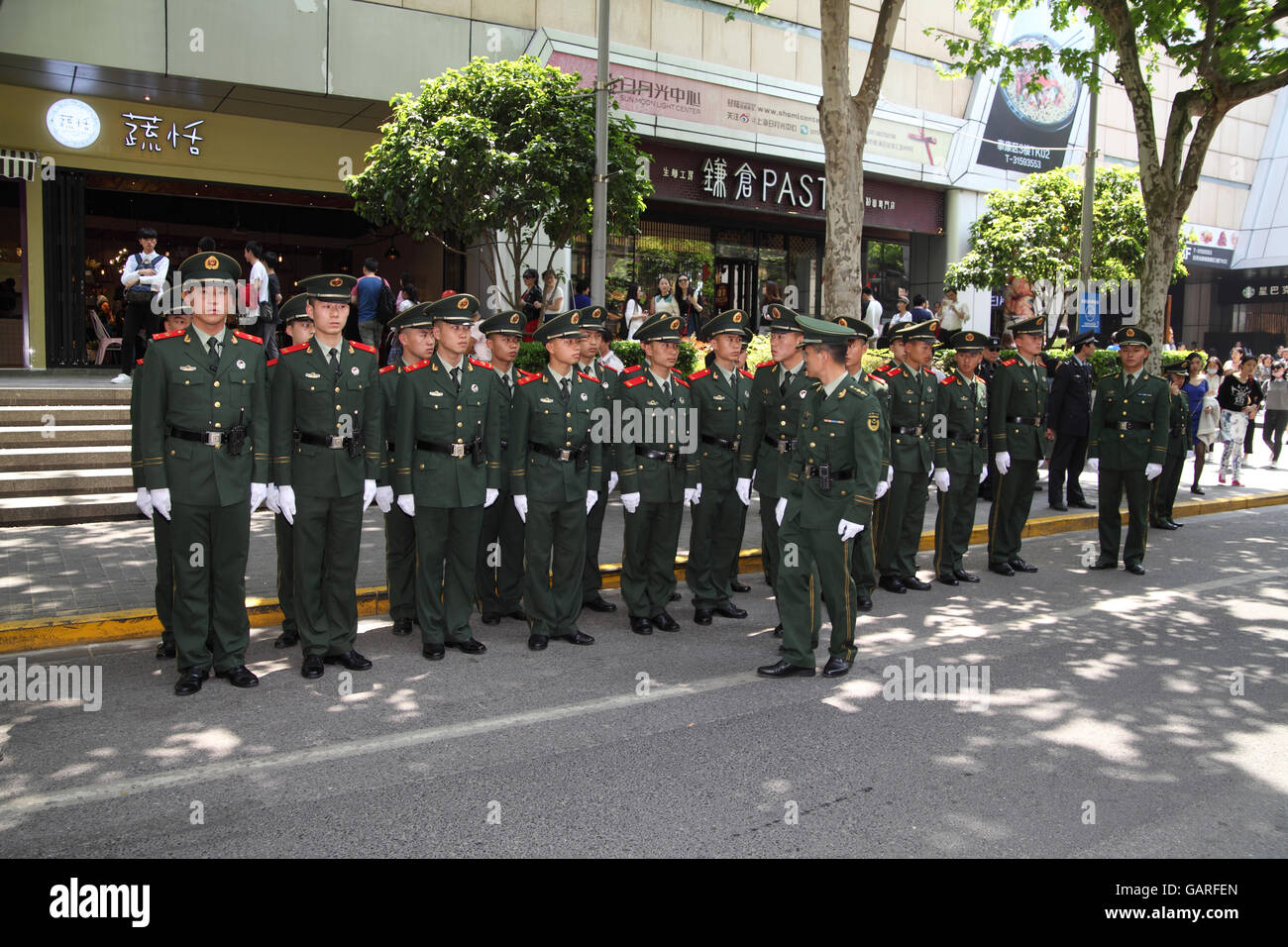 Chinese army uniform hi-res stock photography and images - Alamy