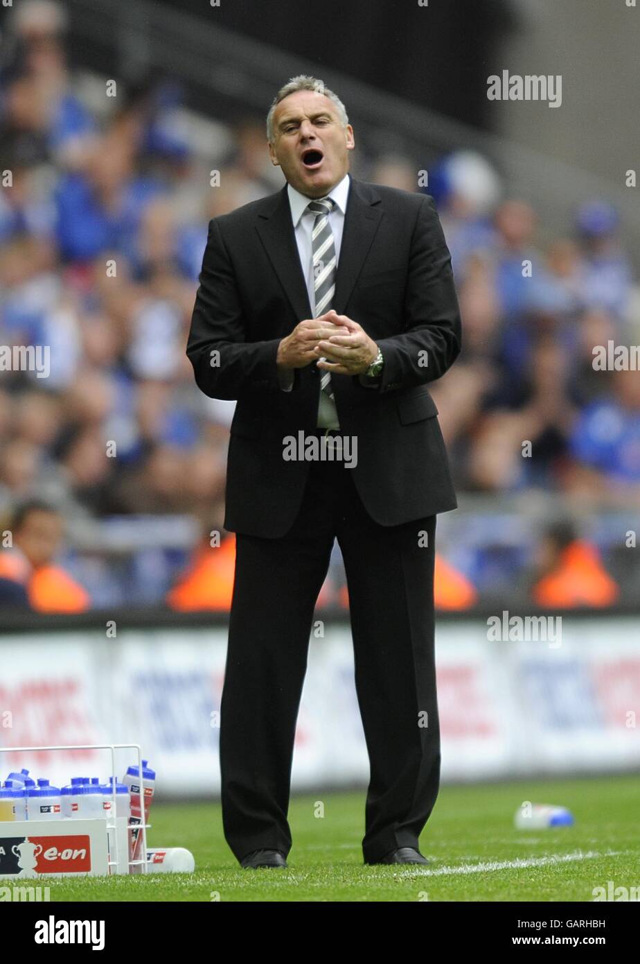 Cardiff city manager dave jones on touchline hi-res stock photography ...
