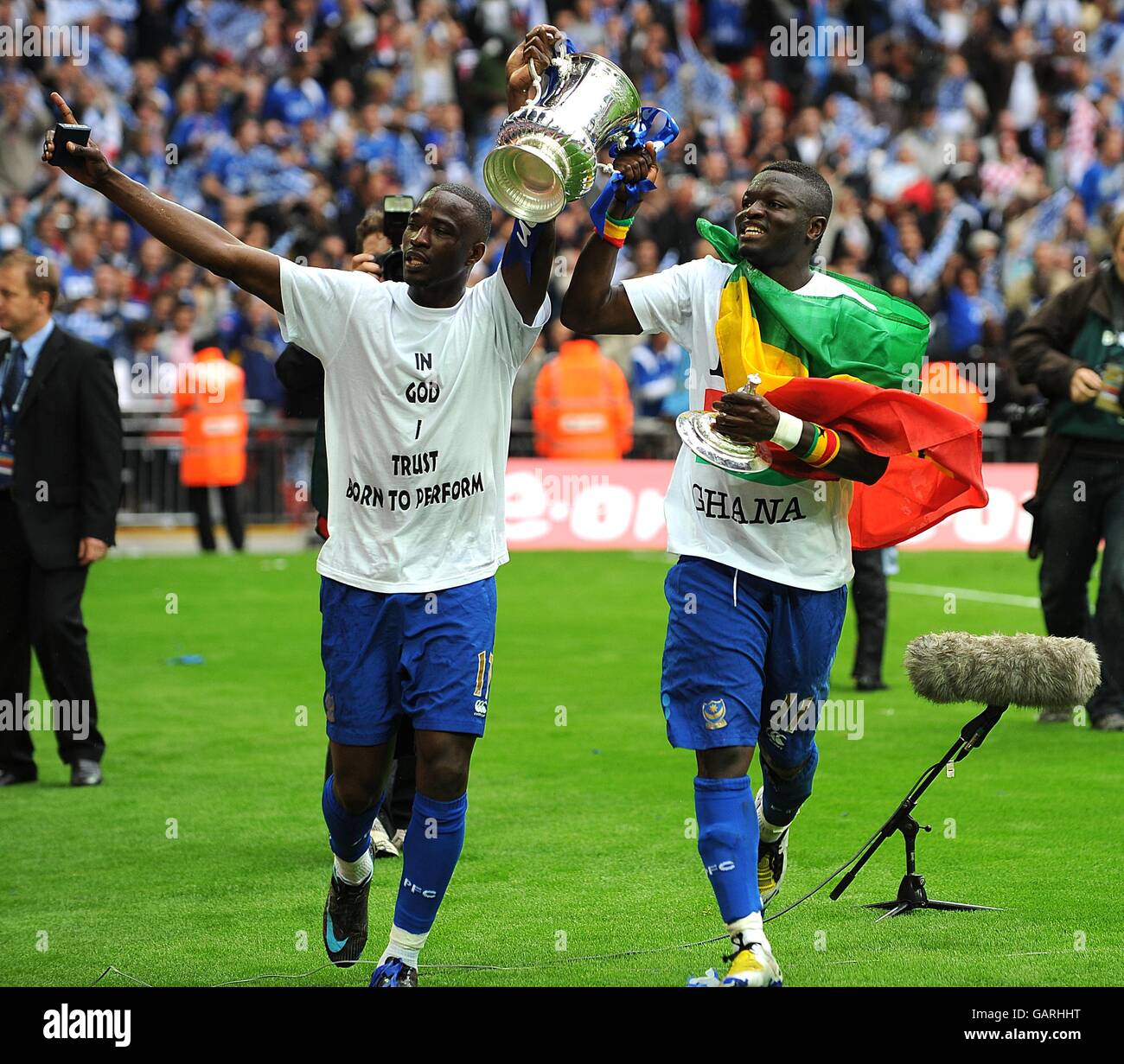 Portsmouths john utaka hi-res stock photography and images - Alamy