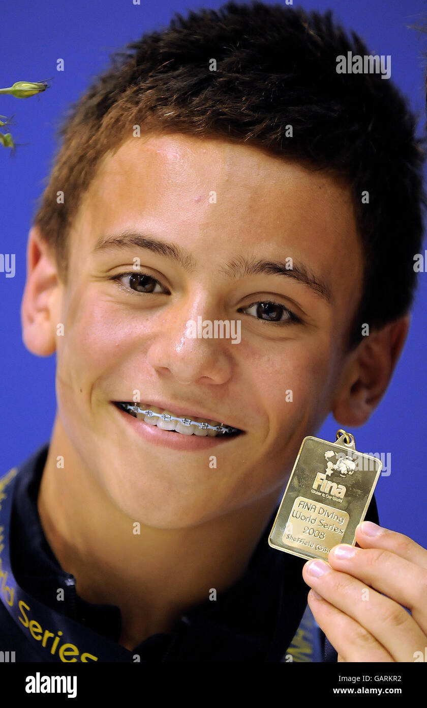 Tom daley gold medal hi-res stock photography and images - Alamy