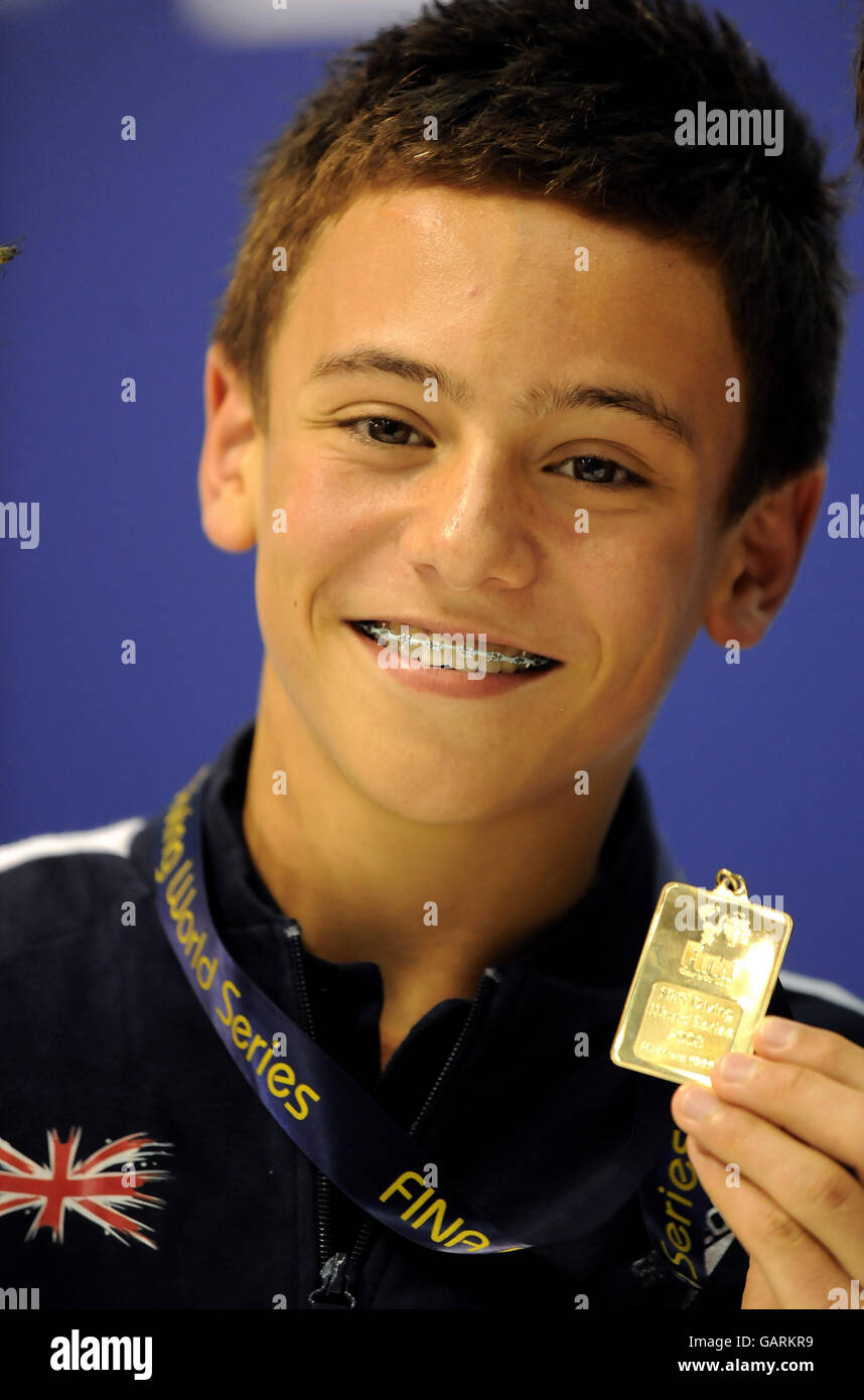 Tom daley gold medal hi-res stock photography and images - Alamy