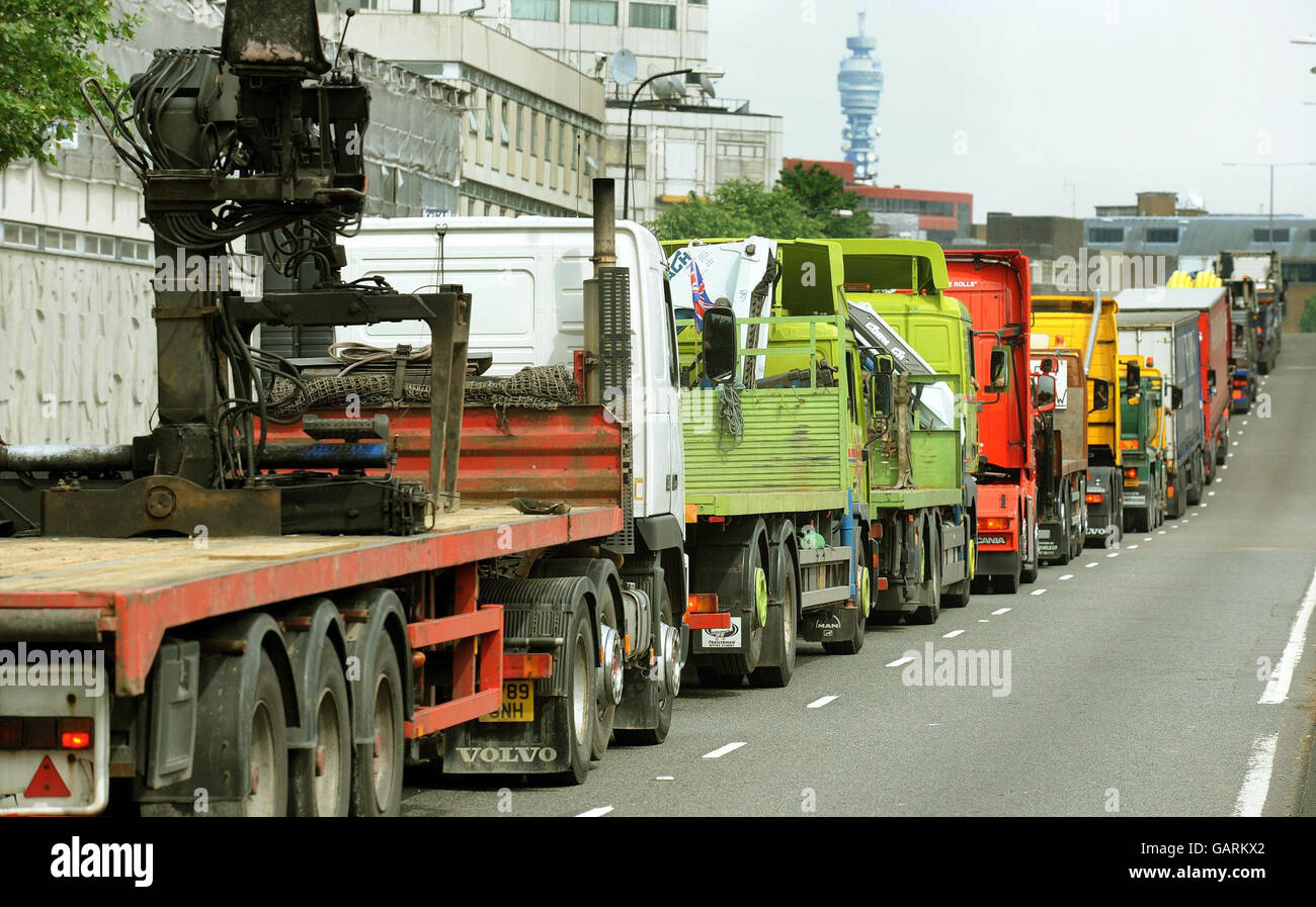 Lorry drivers' fuel protest Stock Photo - Alamy