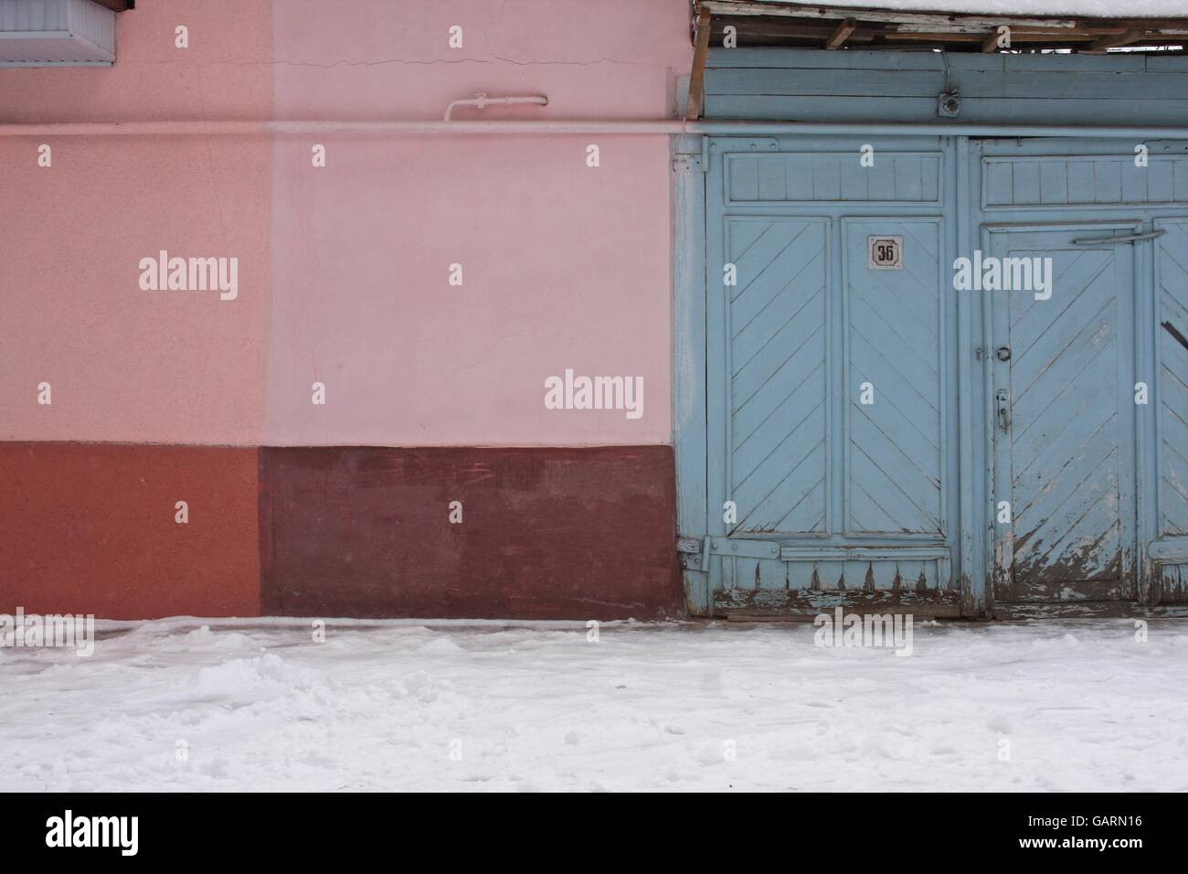 Colorful entry to a mahalla (neighborhood) home.blue Stock Photo - Alamy