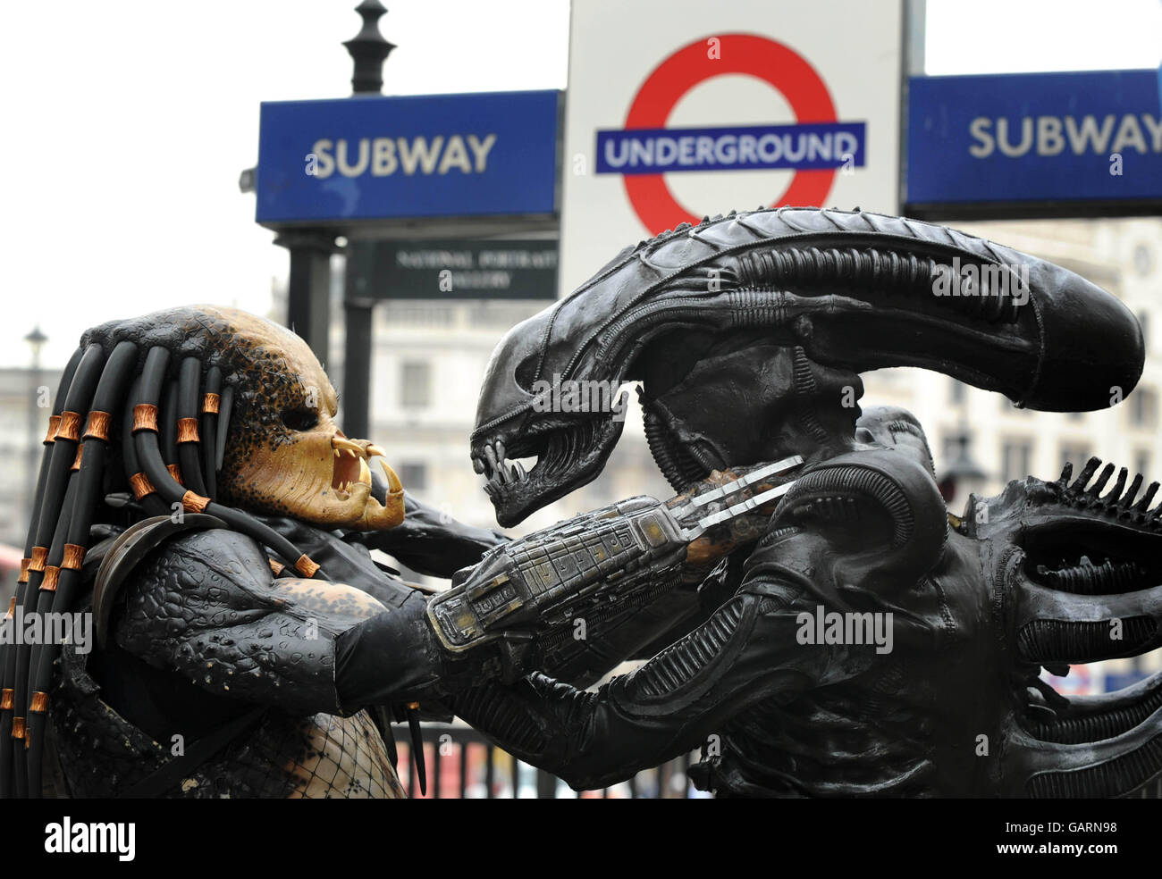 Alien xenomorph costume hi-res stock photography and images - Alamy