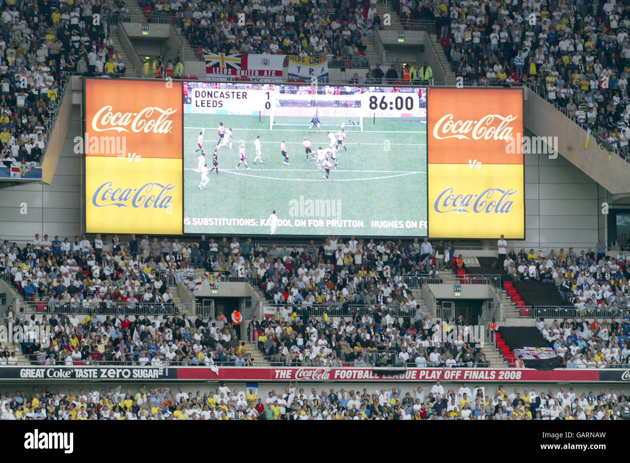 Football soccer big screen hi-res stock photography and images - Alamy