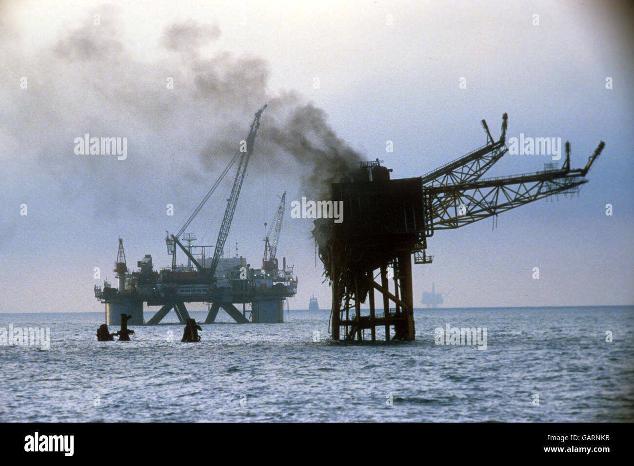 Oil Rig Accidents | Maersk Victory punch-through. Source: www.pir.sa ...