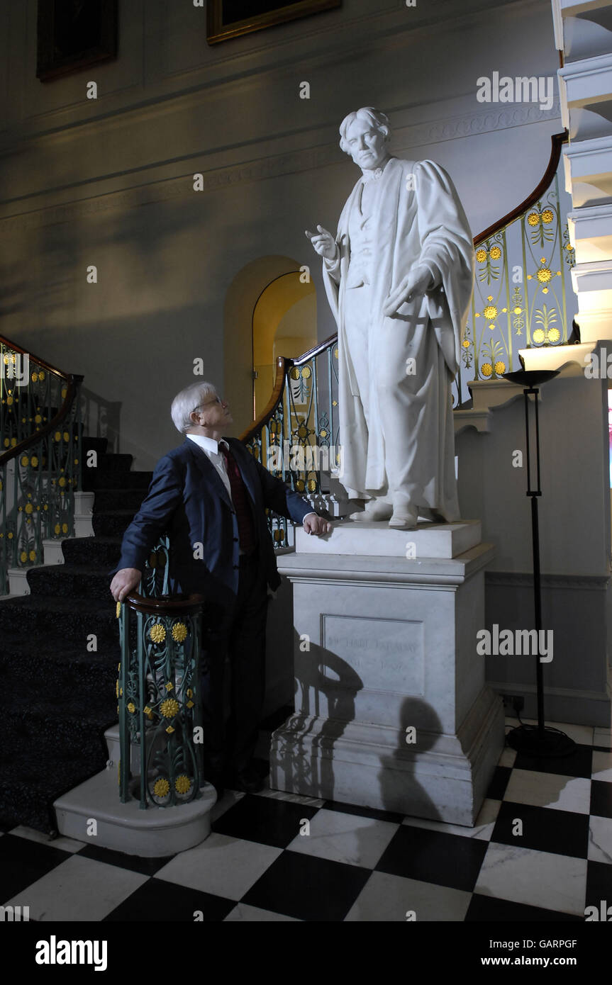 Royal Institution official opening Stock Photo - Alamy