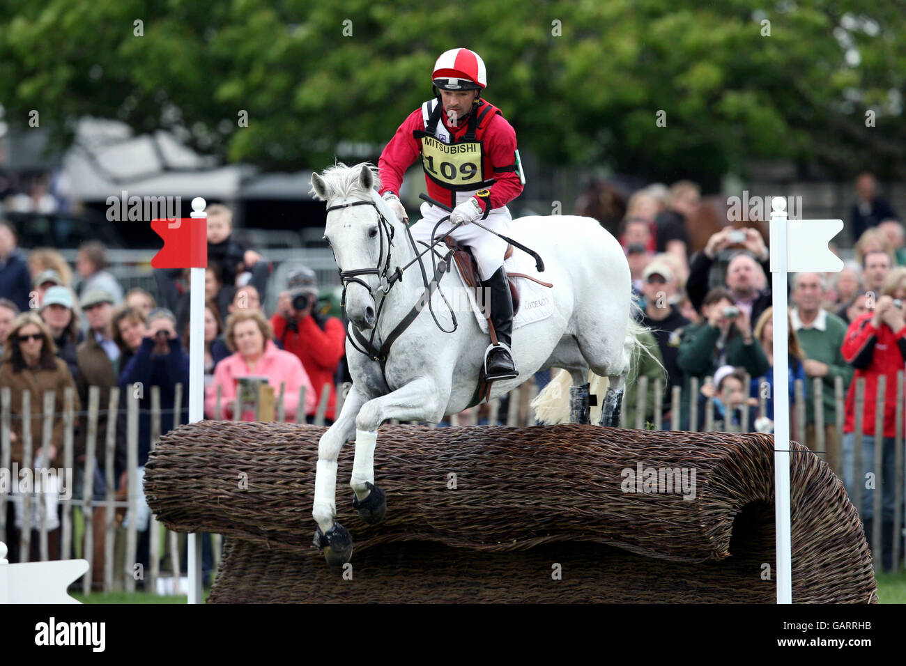 Joe Meyer rides Ease on Fire in the cross country competition Stock ...