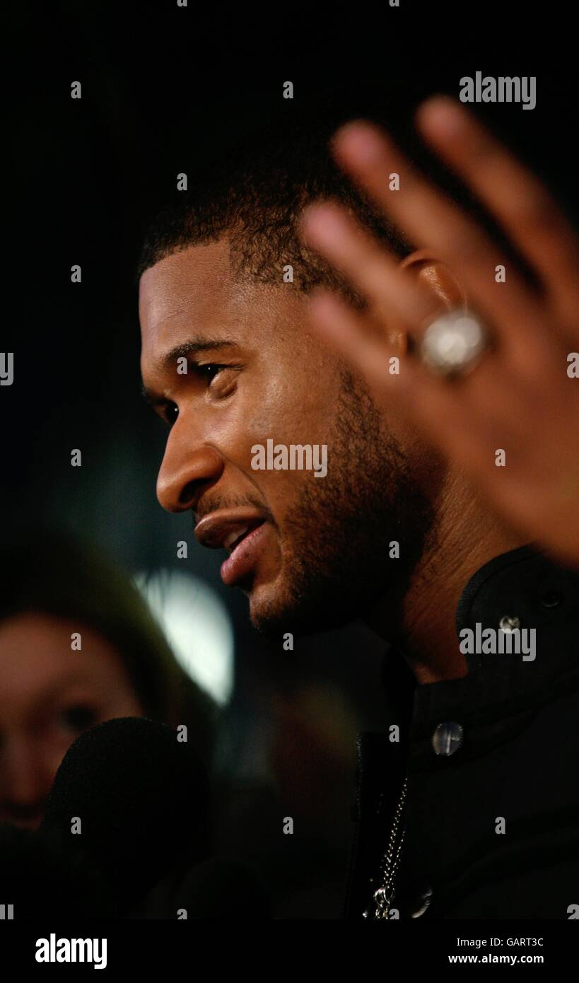 Usher during a photocall before an exclusive Sony Ericsson gig at the ...