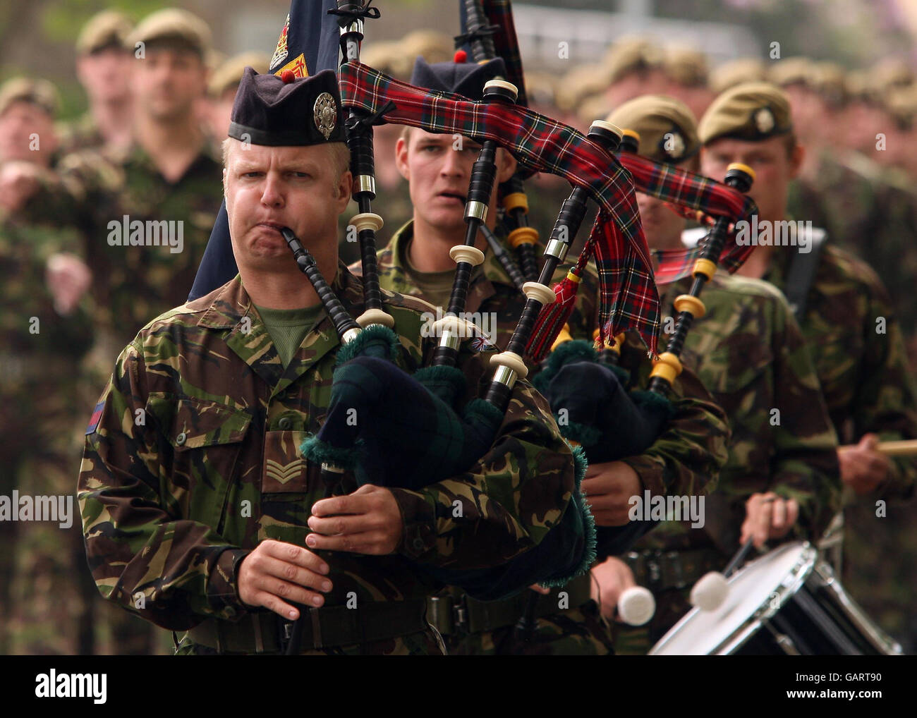 Scots Guards return from Iraq Stock Photo - Alamy