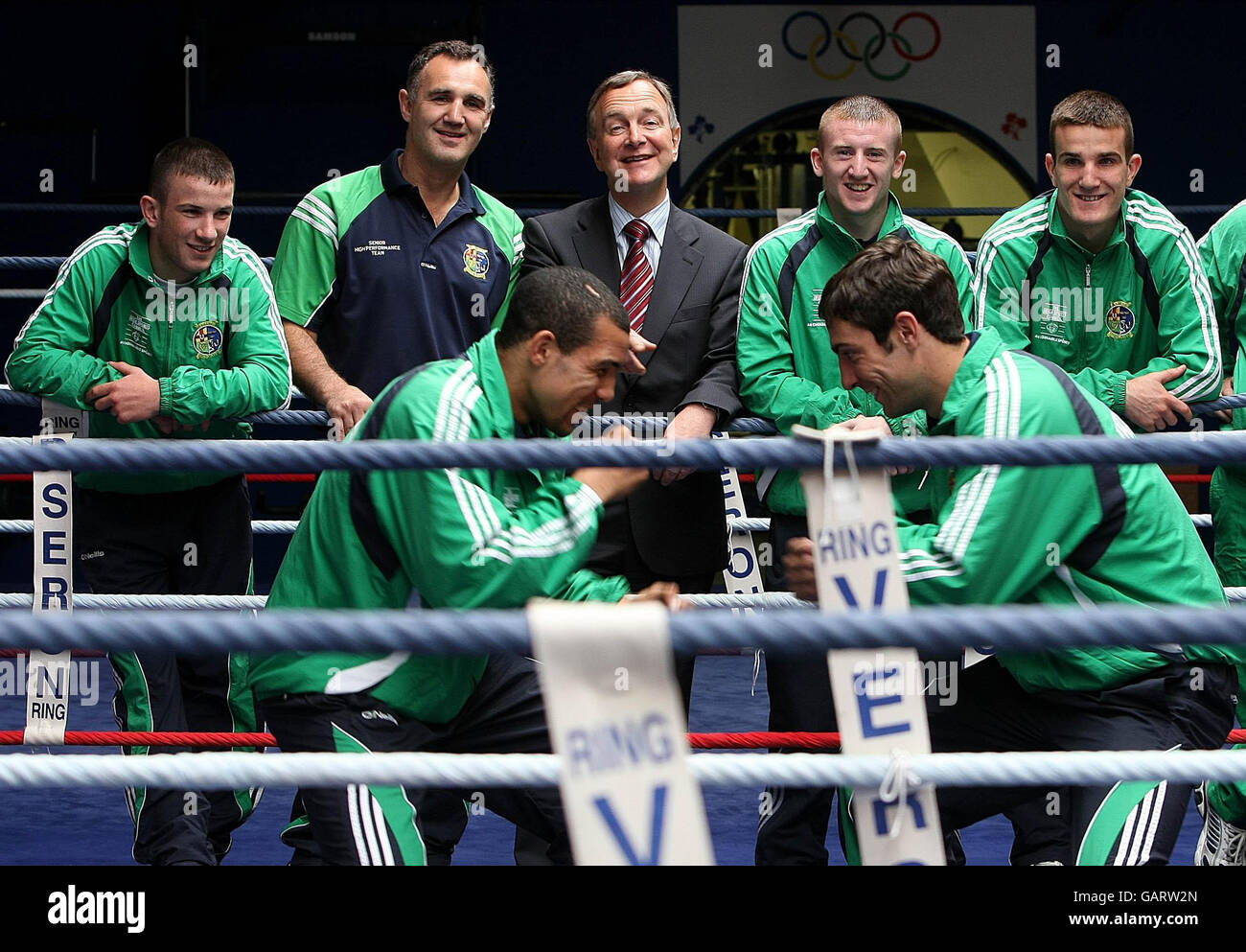 Minister for Arts, sports and tourism, Martin Cullen (centre), meets ...