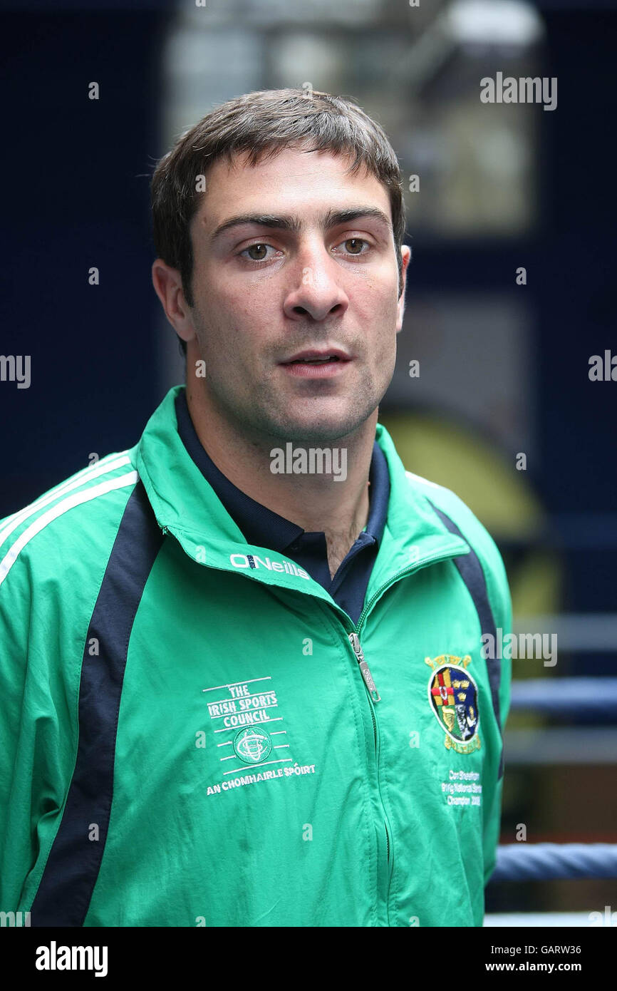 Minister Martin Cullen meets Irish Olympic boxing team Stock Photo - Alamy