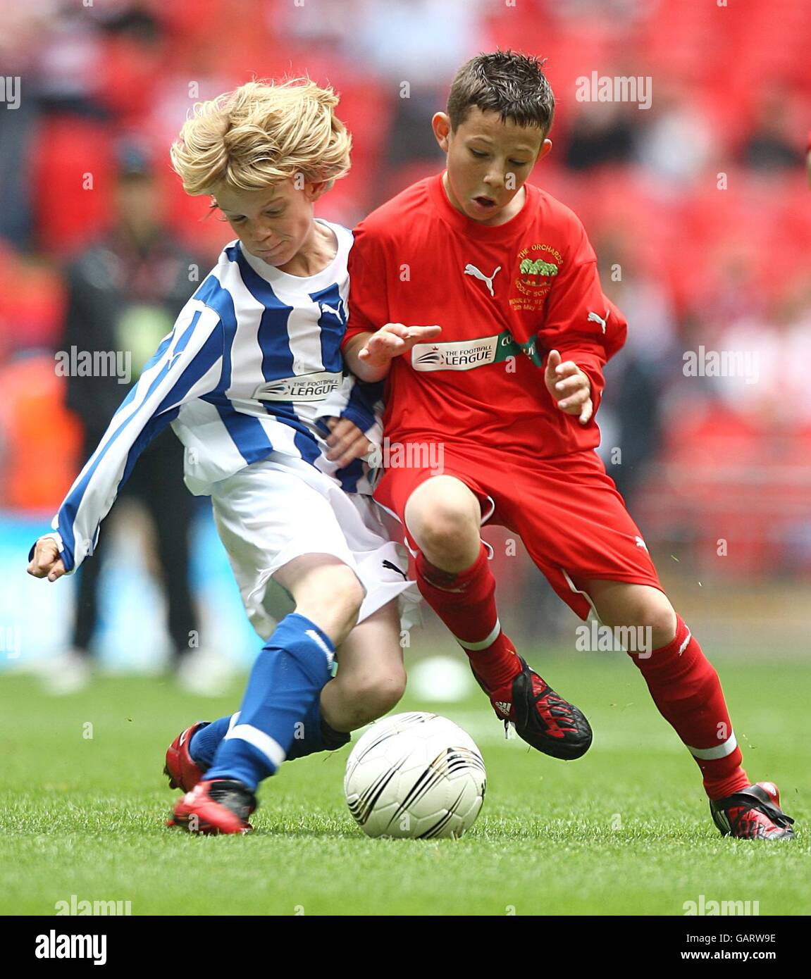 Kids stadium hi-res stock photography and images - Alamy
