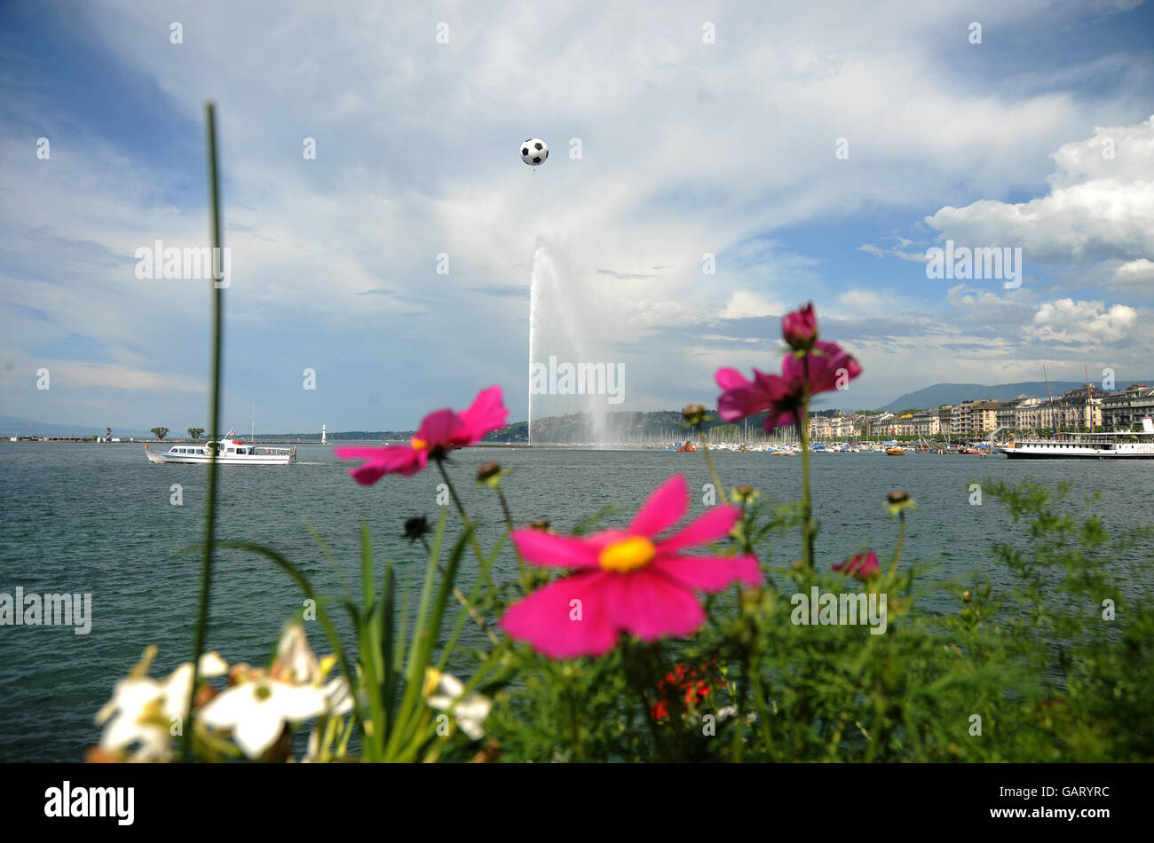 A view of the Jet d'eau on the Geneva waterfront Stock Photo - Alamy