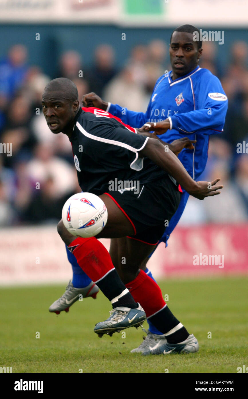 Queens park rangers danny shittu hi-res stock photography and images ...